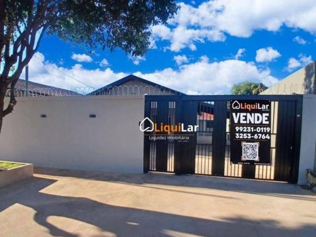 Casa à Venda na Região Militar com Terreno de 360 m² com Edícula