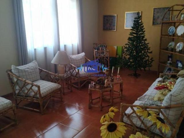 Casa a venda na região central de Conselheiro Lafaiete