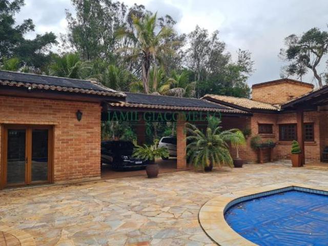 CASA A VENDA NA REGIÃO DA COLÔNIA / CAXAMBÚ AT: 10.666,00m² e AC: 746,00m²