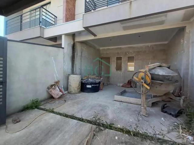 Casa à venda na região das flores em Poços de Caldas
