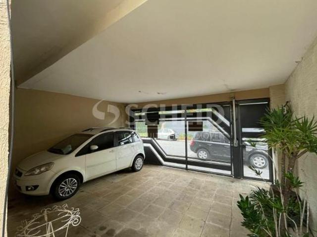Casa a venda na região de interlagos, 3 dormitórios e 2 vagas Interlagos