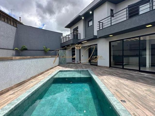 Casa a venda na região de Valinhos! Sobrado moderno com beach tenis