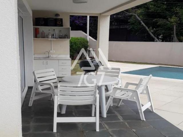 CASA À VENDA NA REGIÃO DO MORUMBI