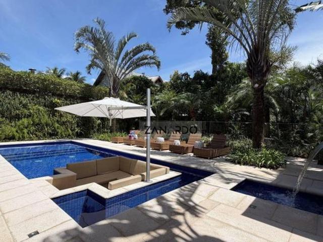 Casa à venda na Riviera de São Lourenço