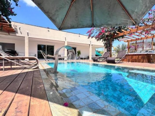 Casa à Venda na Riviera de Santa Cristina II, Itaí – 3 Dorms, 270m²