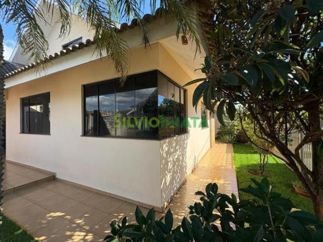 Casa à Venda na Rua Darville Antônio Huergo Maringá