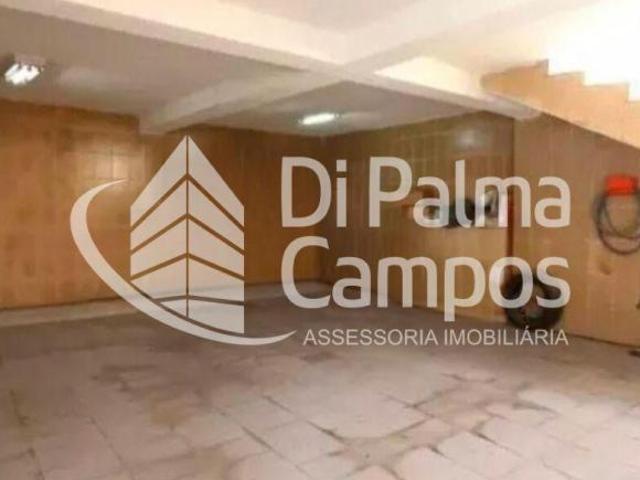 Casa à venda na Rua Huet Bacelar com 3 quartos suítes e 3 vagas