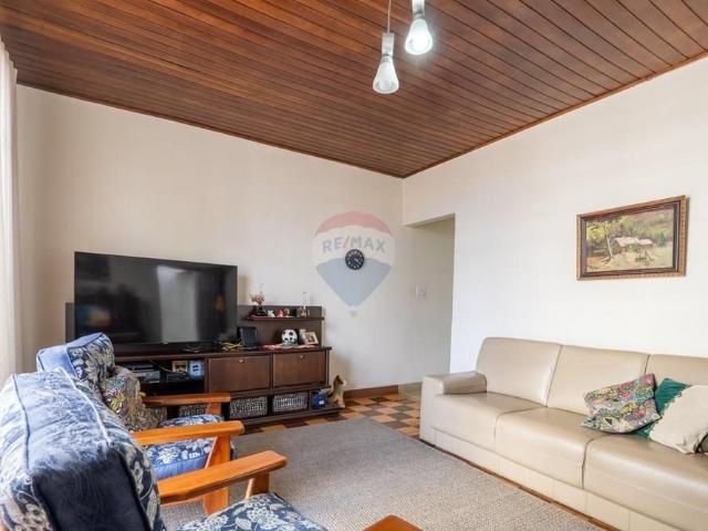 Casa à venda na Rua Heitor Penteado com 132m² 4 Quartos 1 Suíte na Edícula Potencial Comercial