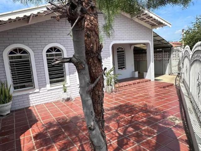 Casa à venda na Vila Teixeira