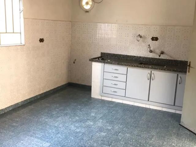 Casa à venda na Vila Teixeira: Sua Nova Moradia com Charme e Conforto
