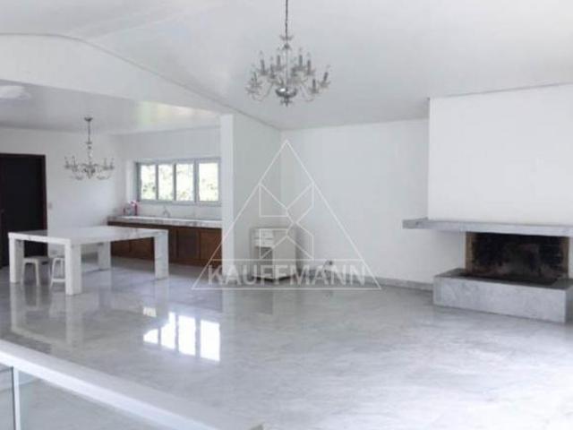 Casa à Venda na Vila Tramontano 2 Suítes 4 Vagas 470m² de Área Construída