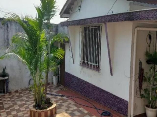 Casa à venda na Vila Zat com 120m² 3 dormitórios 1 banheiro 3 vagas