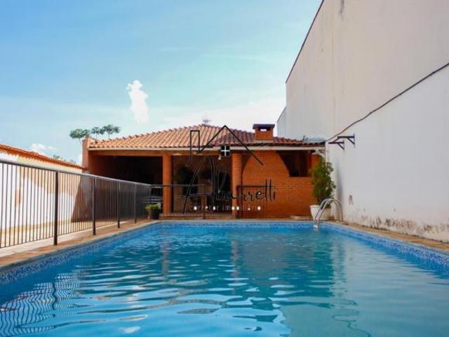 Casa à venda na Vila Areião