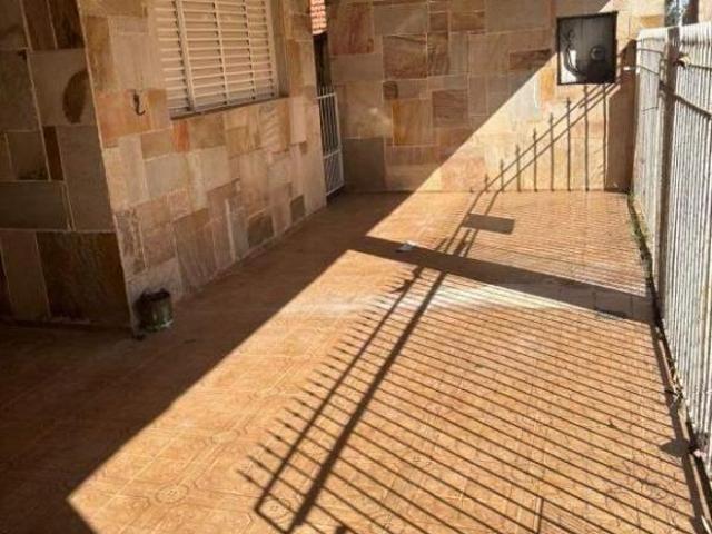 Casa à venda na Vila Bética em Santa Bárbara d&apos Oeste com 3 quartos e 3 vagas de garagem