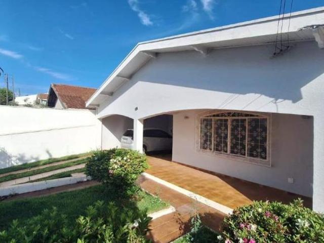 Casa à venda na Vila Brasil em Santa Bárbara d&apos Oeste com 3 quartos e 3 vagas de garagem