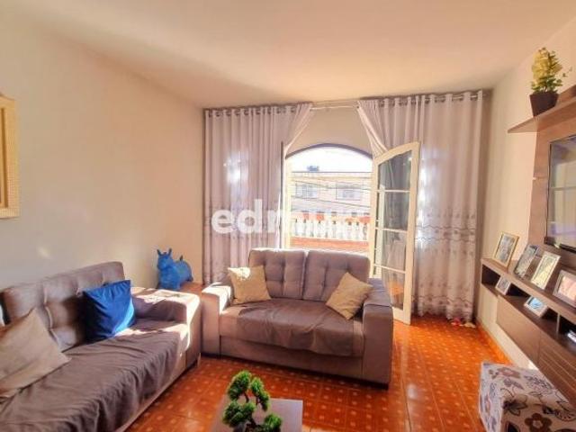 Casa à venda na Vila Camilópolis