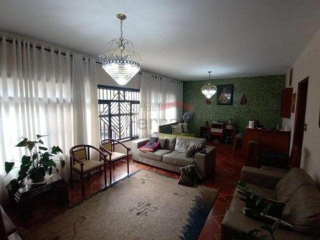 CASA Á VENDA NA VILA CONSTANÇA