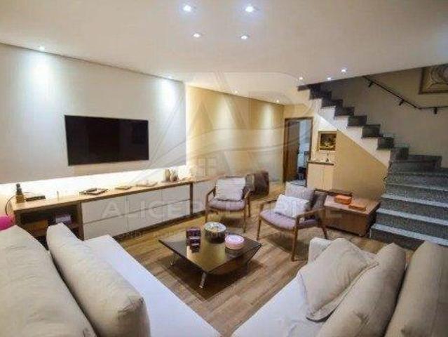 Casa à venda na Vila da Saúde  conforto, amplitude e excelente localização