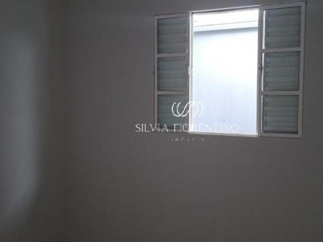 Casa à venda na Vila dos Comerciários 2 Taubaté SP: 2 quartos, 1 banheiro, 1 vaga de garagem, 60m²