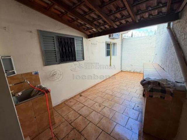 Casa a venda na Vila Elvira com 03 quartos e churrasqueira