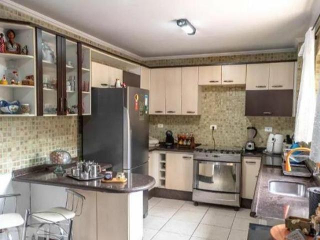 Casa à venda na Vila Esperança com 230m² 3 dormitórios 1 suíte 3 banheiros 3 vagas