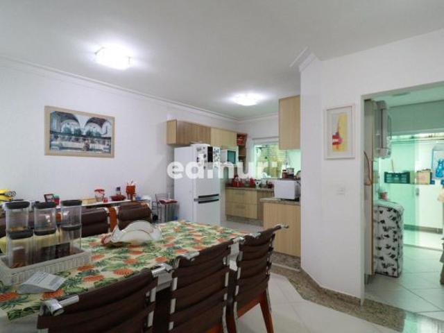 Casa à venda na Vila Floresta