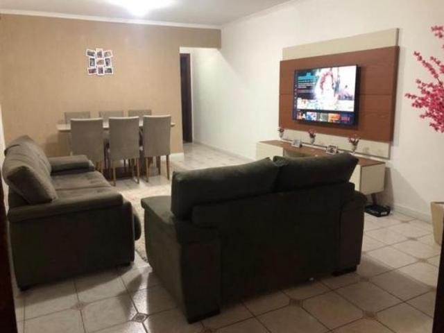 Casa à venda na Vila Galvão