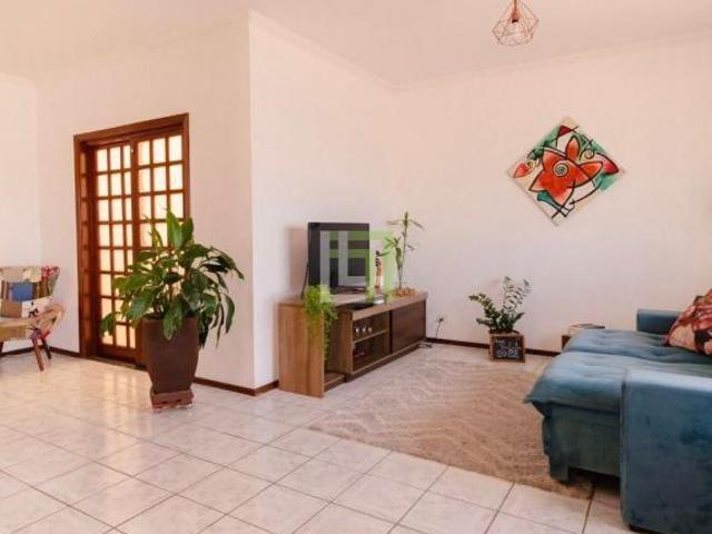 Casa à venda na Vila Galvão