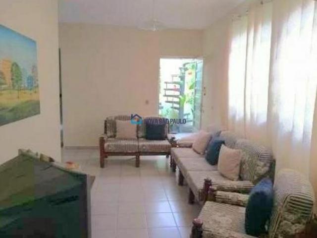 Casa a venda na Vila Gumercindo com 06 dormitórios