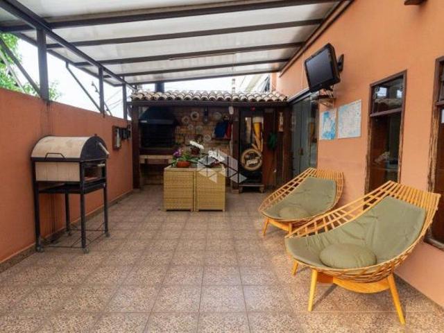 Casa À VENDA na Vila Ipojuca com 3 dormitórios sendo 3 suítes, 3 vagas