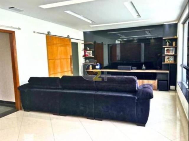 Casa á venda na Vila Madalena, 7 quartos, 4 suítes, 6 vagas de garagem