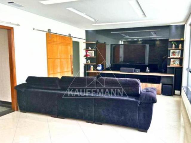 Casa à Venda na Vila Madalena 2 Suítes 8 Vagas 320m² de Área Construída