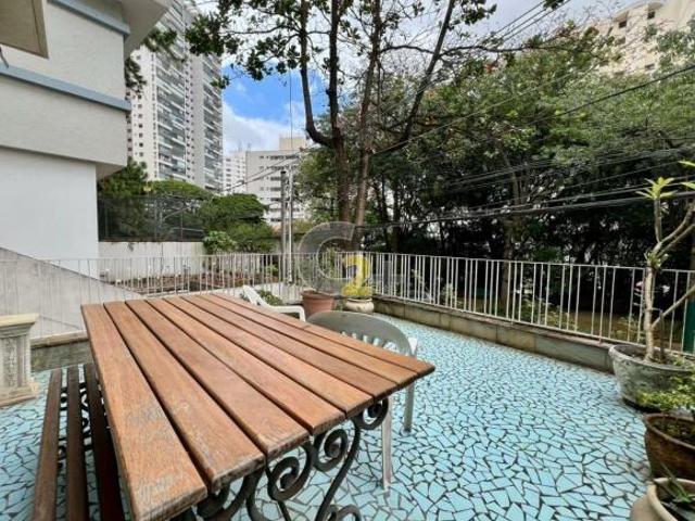 Casa a venda na Vila Madalena com 3 quartos e 2 vagas