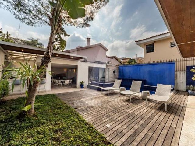 Casa à venda na Vila Madalena com 4 dormitórios