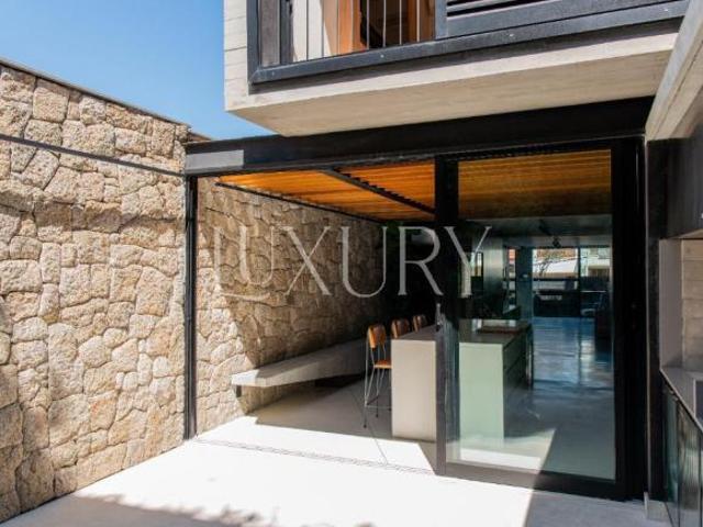 Casa à venda na Vila Madalena – moderna, com 2 suítes e 2 vagas