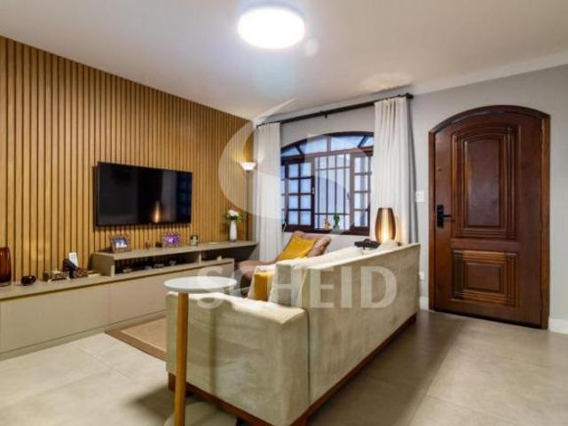 Casa á venda na Vila Mariana com 151m², 2 quartos sendo 2 suítes, 1 vaga