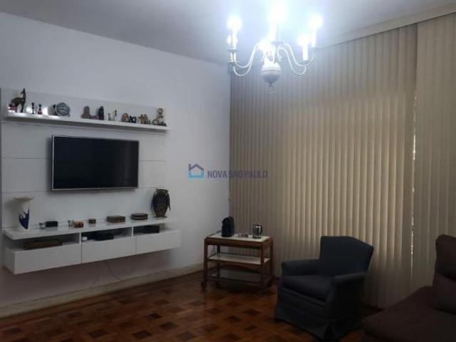Casa à venda na Vila Mariana com 3 suítes, 4 vagas de garagem