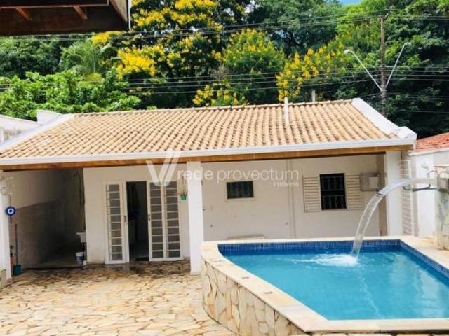 Casa a venda na Vila Marieta com Piscina e area Gourmet, em importante avenida