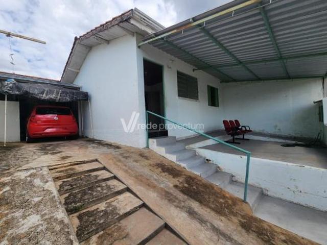 Casa à venda na Vila Miguel Vicente Cury com 2 quartos, edícula e 2 vagas