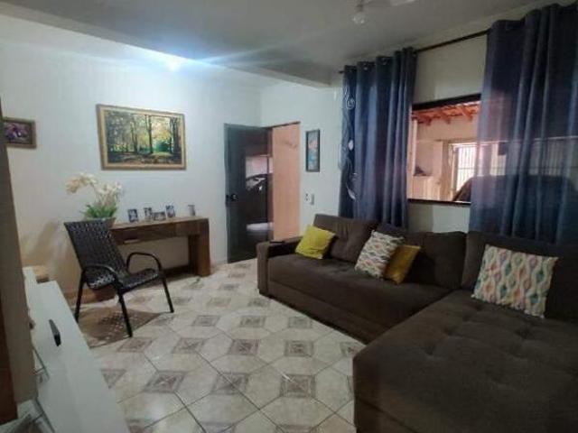 Casa à Venda na Vila Molon em Americana com 5 quartos e 4 vagas de garagem