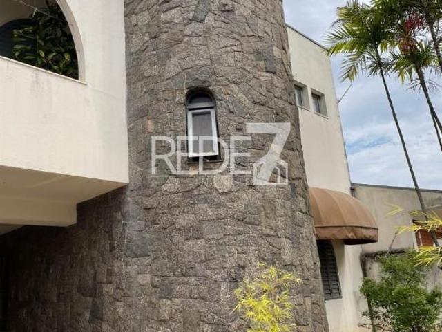 Casa a venda na Vila Nogueira em Campinas 3 quartos, 1 suíte, 2 salas, 5 banheiros, 5 vagas de garag