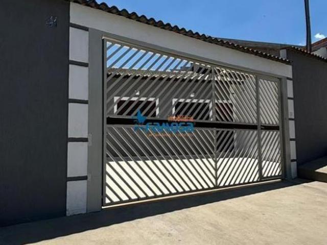Casa à venda na Vila Nova Bonsucesso