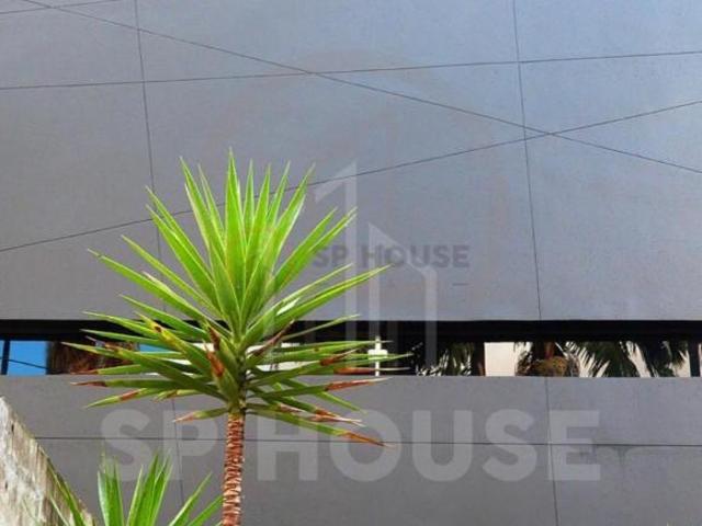 Casa à venda na Vila Nova Conceição, São Paulo SP: 4 salas, 3 banheiros, 220m² de área. Aproveite!
