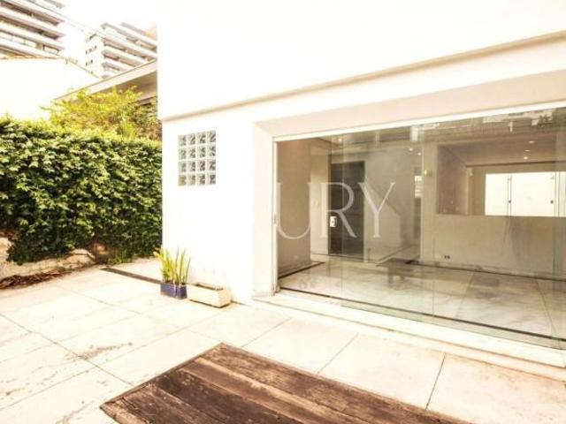 Casa à Venda na Vila Nova Conceição, 200 m², 3 quartos sendo 1 suite, 3 vagas
