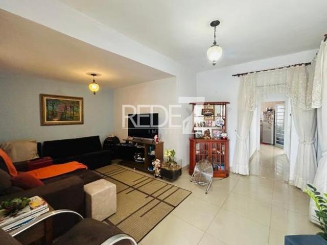Casa à venda na Vila Pompéia com 3 quartos, 1 sala, 2 banheiros, 3 vagas de garagem e 140,00 m² de á