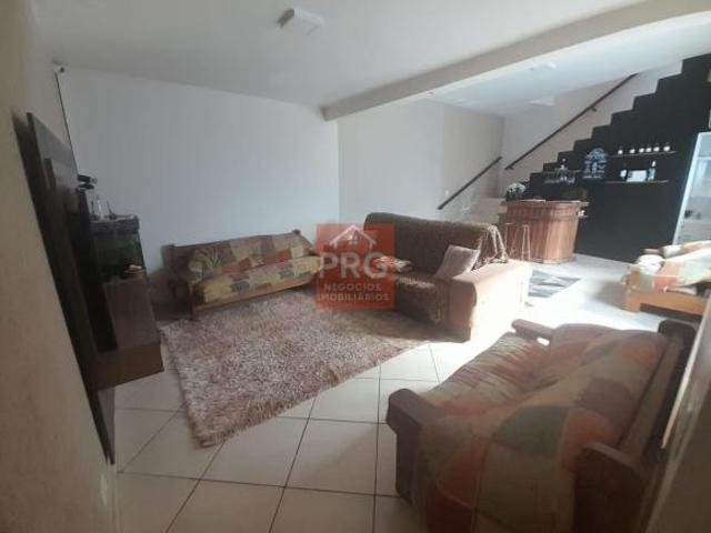 Casa à venda na Vila Regina, Embu das Artes SP: 3 quartos, 1 suíte, 1 sala, 3 banheiros, 2 vagas, 17