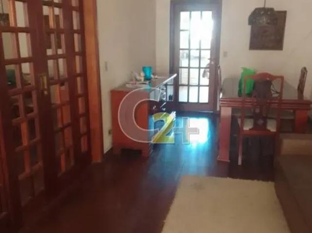 Casa à venda na Vila Romana com 3 Quartos e 4 vagas