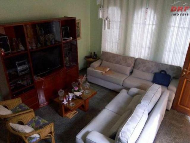 Sobrado 212 m² com edícula e 2 vagas próximo à Alameda Yayá e Centro de Guarulhos