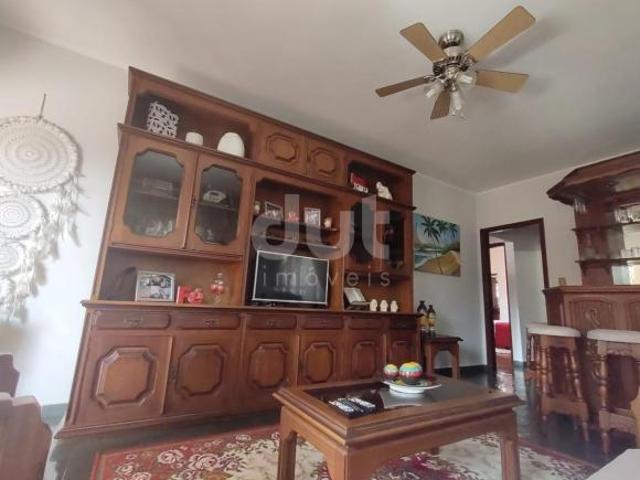 Casa a venda na Vila Santana em Valinhos/SP