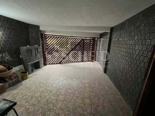 Casa à Venda na Vila Sônia, 200m², 2 quartos, sendo 1 suíte master, Sala Ampla, 2 vagas